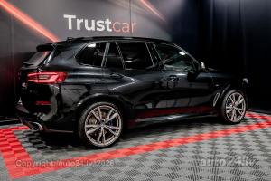 Black BMW X5 2018 in Parnu, with an engine capacity of 3.00 L and mileage of 179 thousand km for 39900 €, photo 7 on AUTOMOTO.COM.LV