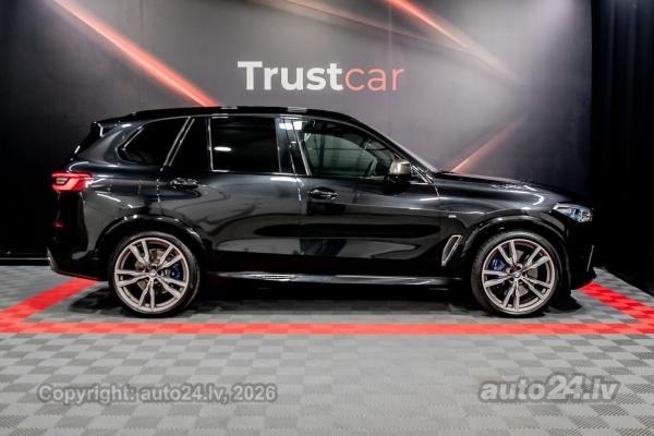 Black BMW X5 2018 in Parnu, with an engine capacity of 3.00 L and mileage of 179 thousand km for 39900 €, photo 7 on AUTOMOTO.COM.LV