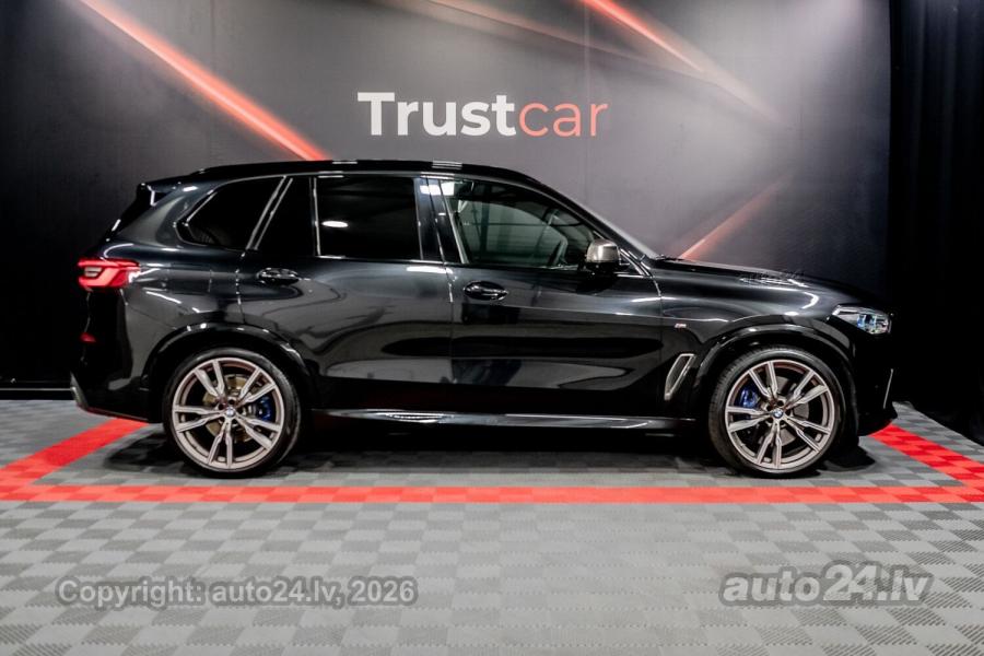 Black BMW X5 2018 in Parnu, with an engine capacity of 3.00 L and mileage of 179 thousand km for 39900 €, photo 8 on AUTOMOTO.COM.LV
