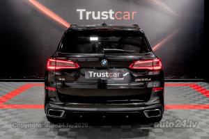 Black BMW X5 2018 in Parnu, with an engine capacity of 3.00 L and mileage of 179 thousand km for 39900 €, photo 9 on AUTOMOTO.COM.LV