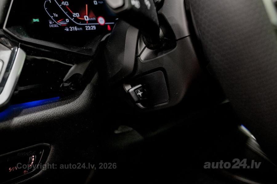 Black BMW X5 2018 in Parnu, with an engine capacity of 3.00 L and mileage of 179 thousand km for 39900 €, photo 22 on AUTOMOTO.COM.LV