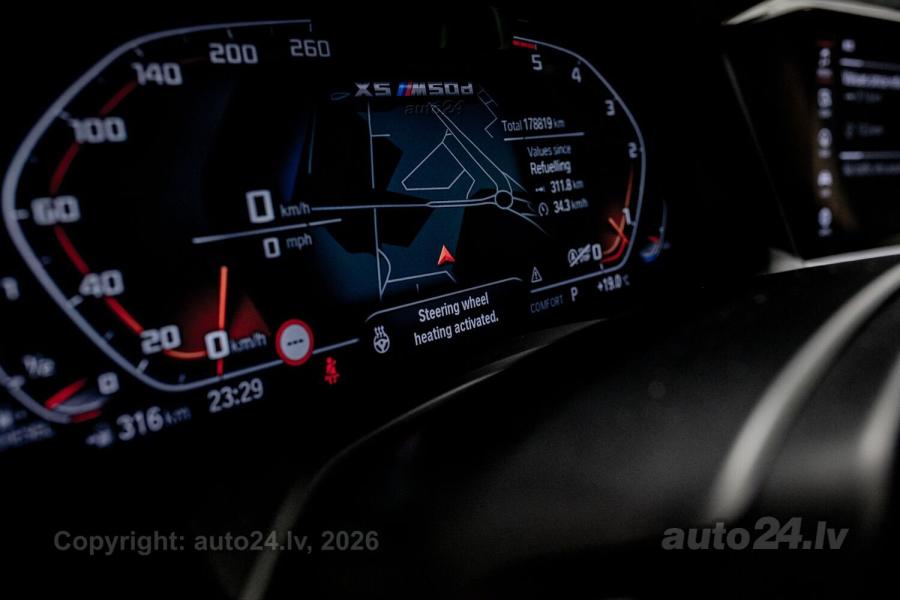 Black BMW X5 2018 in Parnu, with an engine capacity of 3.00 L and mileage of 179 thousand km for 39900 €, photo 23 on AUTOMOTO.COM.LV