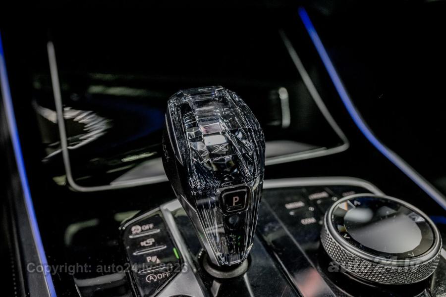 Black BMW X5 2018 in Parnu, with an engine capacity of 3.00 L and mileage of 179 thousand km for 39900 €, photo 24 on AUTOMOTO.COM.LV