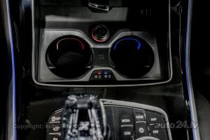 Black BMW X5 2018 in Parnu, with an engine capacity of 3.00 L and mileage of 179 thousand km for 39900 €, photo 29 on AUTOMOTO.COM.LV