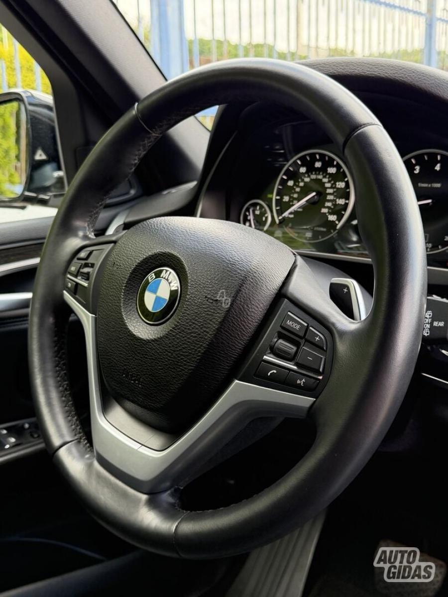 Black BMW X5 2018 in Vilnius, with an engine capacity of 3.00 L and mileage of 38 thousand km for 26500 €, photo 11 on AUTOMOTO.COM.LV