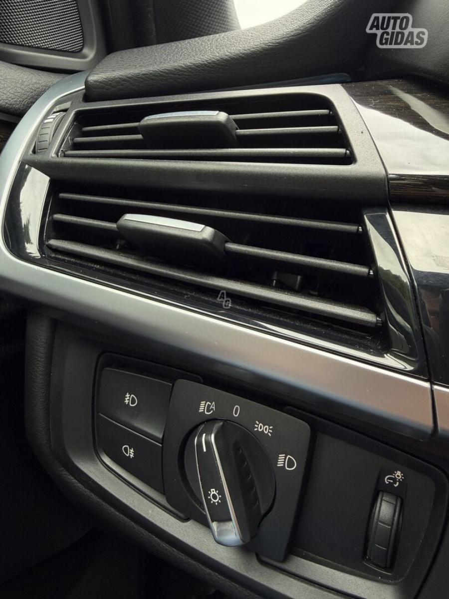 Black BMW X5 2018 in Vilnius, with an engine capacity of 3.00 L and mileage of 38 thousand km for 26500 €, photo 23 on AUTOMOTO.COM.LV