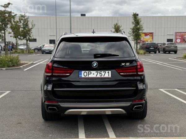 Black BMW X5 2018 in Riga, with an engine capacity of 2.00 L and mileage of 109 thousand km for 26500 €, photo 2 on AUTOMOTO.COM.LV