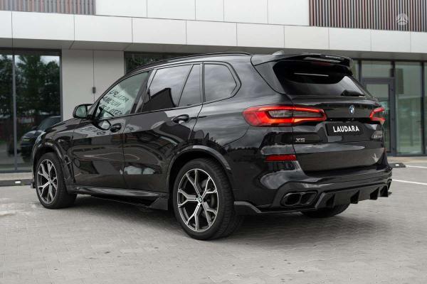 Black BMW X5 2018 in Vilnius, with an engine capacity of 2.99 L and mileage of 167 thousand km for 35950 €, photo 3 on AUTOMOTO.COM.LV