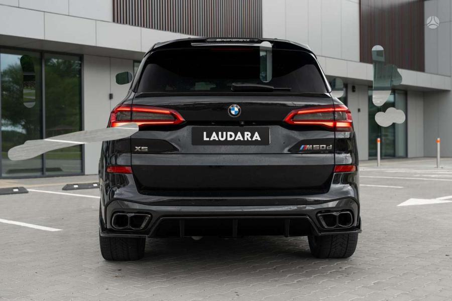 Black BMW X5 2018 in Vilnius, with an engine capacity of 2.99 L and mileage of 167 thousand km for 35950 €, photo 5 on AUTOMOTO.COM.LV