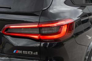 Black BMW X5 2018 in Vilnius, with an engine capacity of 2.99 L and mileage of 167 thousand km for 35950 €, photo 6 on AUTOMOTO.COM.LV