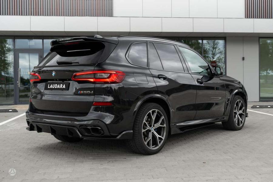Black BMW X5 2018 in Vilnius, with an engine capacity of 2.99 L and mileage of 167 thousand km for 35950 €, photo 7 on AUTOMOTO.COM.LV