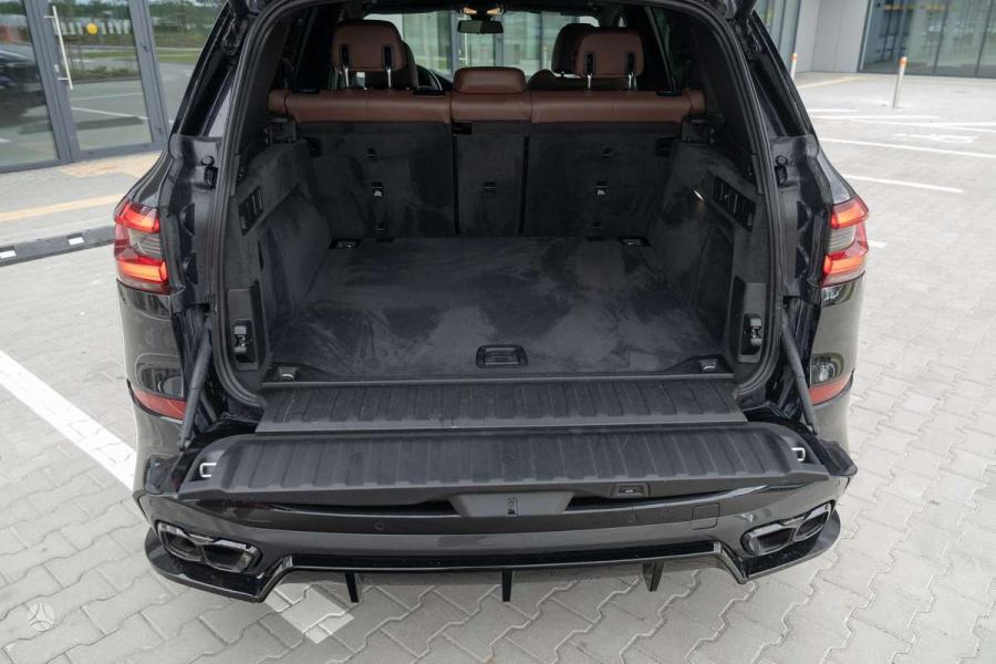 Black BMW X5 2018 in Vilnius, with an engine capacity of 2.99 L and mileage of 167 thousand km for 35950 €, photo 16 on AUTOMOTO.COM.LV