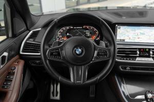 Black BMW X5 2018 in Vilnius, with an engine capacity of 2.99 L and mileage of 167 thousand km for 35950 €, photo 17 on AUTOMOTO.COM.LV
