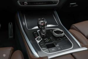 Black BMW X5 2018 in Vilnius, with an engine capacity of 2.99 L and mileage of 167 thousand km for 35950 €, photo 26 on AUTOMOTO.COM.LV