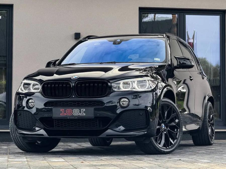 Black BMW X5 2018 in Riga, with an engine capacity of 3.00 L and mileage of 169 thousand km for 29800 €, photo 1 on AUTOMOTO.COM.LV