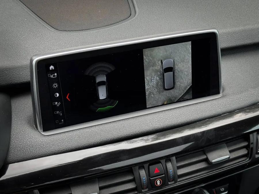 Black BMW X5 2018 in Riga, with an engine capacity of 3.00 L and mileage of 169 thousand km for 29800 €, photo 24 on AUTOMOTO.COM.LV