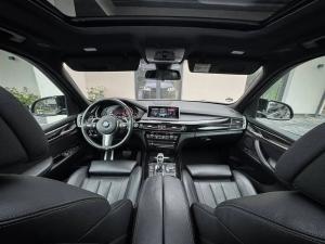 Black BMW X5 2018 in Riga, with an engine capacity of 3.00 L and mileage of 169 thousand km for 29800 €, photo 30 on AUTOMOTO.COM.LV