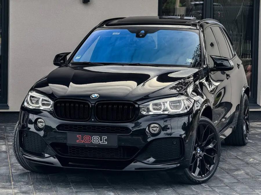 Black BMW X5 2018 in Riga, with an engine capacity of 3.00 L and mileage of 169 thousand km for 29800 €, photo 32 on AUTOMOTO.COM.LV