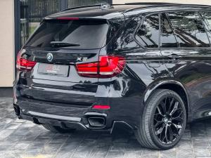 Black BMW X5 2018 in Riga, with an engine capacity of 3.00 L and mileage of 169 thousand km for 29800 €, photo 34 on AUTOMOTO.COM.LV