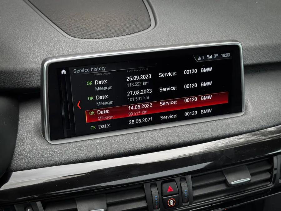 Black BMW X5 2018 in Riga, with an engine capacity of 3.00 L and mileage of 169 thousand km for 29800 €, photo 40 on AUTOMOTO.COM.LV