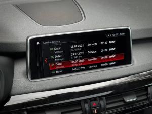 Black BMW X5 2018 in Riga, with an engine capacity of 3.00 L and mileage of 169 thousand km for 29800 €, photo 41 on AUTOMOTO.COM.LV