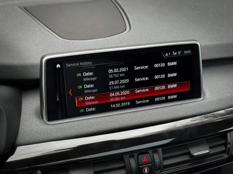 Black BMW X5 2018 in Riga, with an engine capacity of 3.00 L and mileage of 169 thousand km for 29800 €, photo 41 on AUTOMOTO.COM.LV