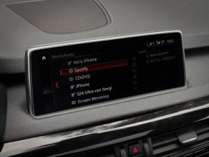 Black BMW X5 2018 in Riga, with an engine capacity of 3.00 L and mileage of 169 thousand km for 29800 €, photo 44 on AUTOMOTO.COM.LV