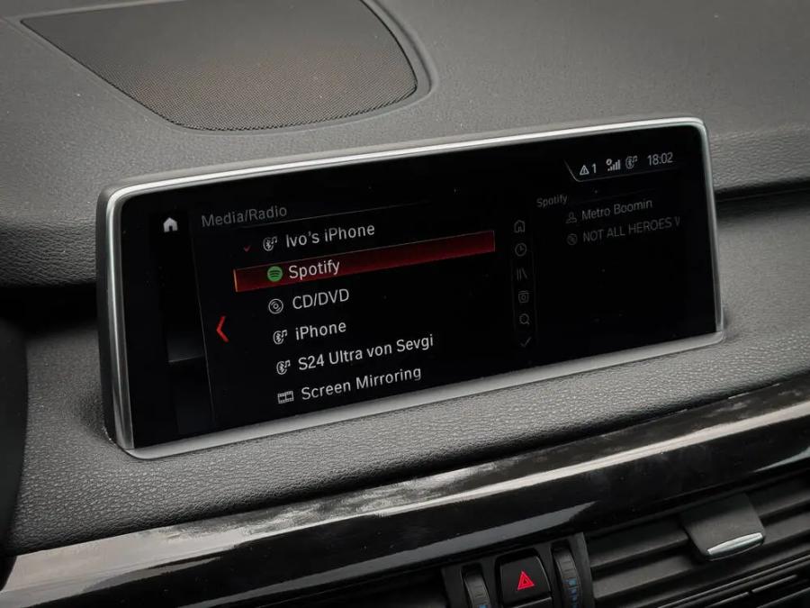 Black BMW X5 2018 in Riga, with an engine capacity of 3.00 L and mileage of 169 thousand km for 29800 €, photo 44 on AUTOMOTO.COM.LV