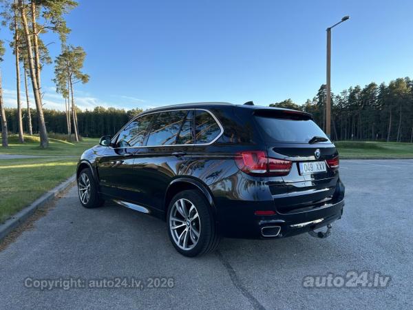 Black BMW X5 2018 in Parnu, with an engine capacity of 3.00 L and mileage of 166 thousand km for 35000 €, photo 4 on AUTOMOTO.COM.LV