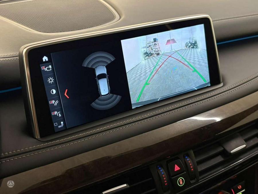 Melns BMW X5 2018 Marijampole, ar dzinēja tilpumu 2.99 L un nobraukumu 240 tūkst. km par 25950 €, foto 4 vietnē AUTOMOTO.COM.LV