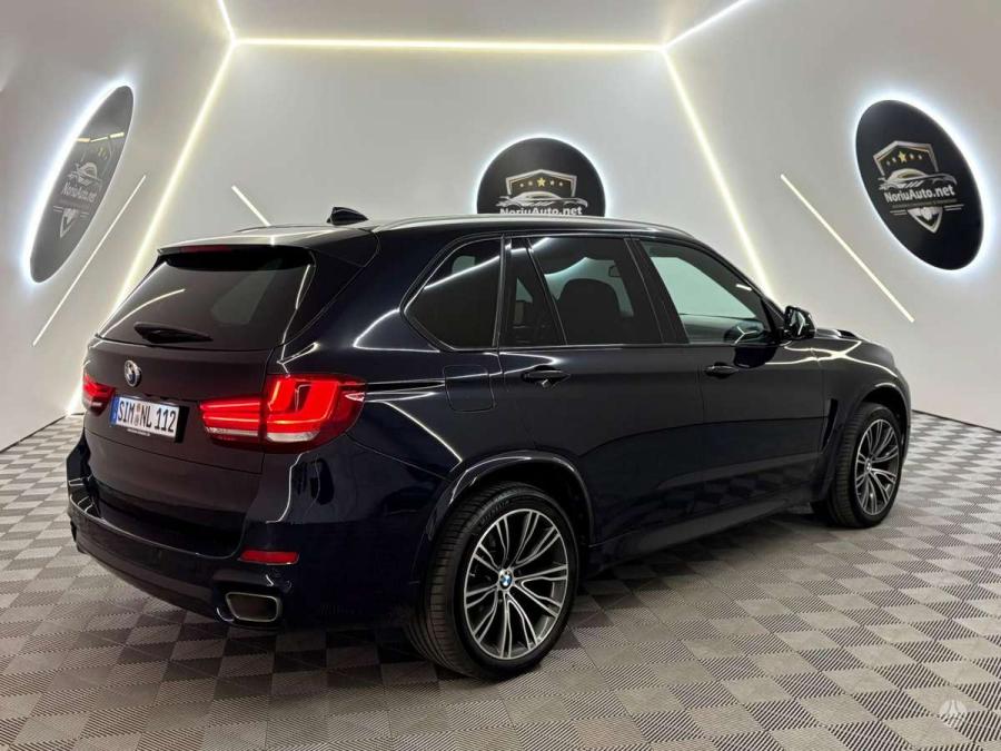 Melns BMW X5 2018 Marijampole, ar dzinēja tilpumu 2.99 L un nobraukumu 240 tūkst. km par 25950 €, foto 7 vietnē AUTOMOTO.COM.LV