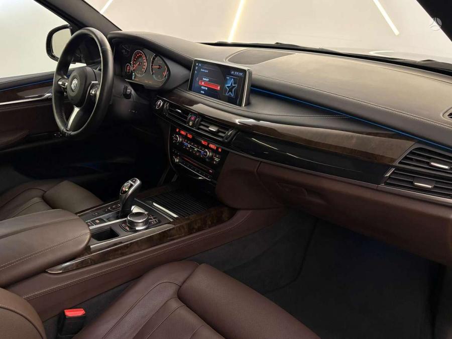 Melns BMW X5 2018 Marijampole, ar dzinēja tilpumu 2.99 L un nobraukumu 240 tūkst. km par 25650 €, foto 12 vietnē AUTOMOTO.COM.LV