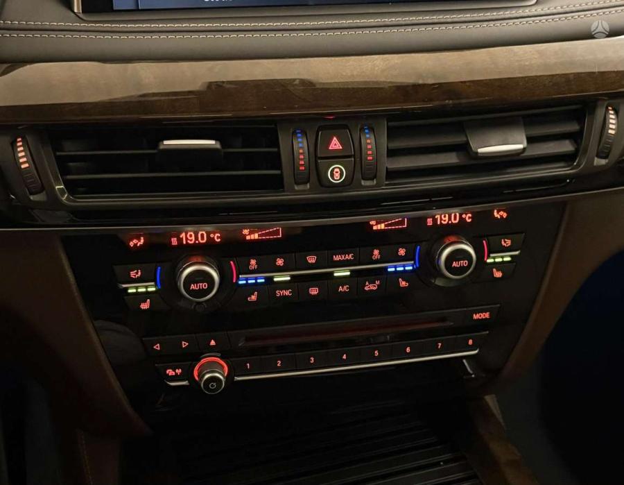Melns BMW X5 2018 Marijampole, ar dzinēja tilpumu 2.99 L un nobraukumu 240 tūkst. km par 25650 €, foto 31 vietnē AUTOMOTO.COM.LV