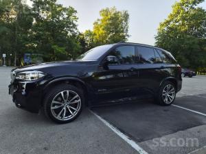 Melns BMW X5 2018 Rīga, ar dzinēja tilpumu 3.00 L un nobraukumu 172 tūkst. km par 26500 €, foto  vietnē AUTOMOTO.COM.LV