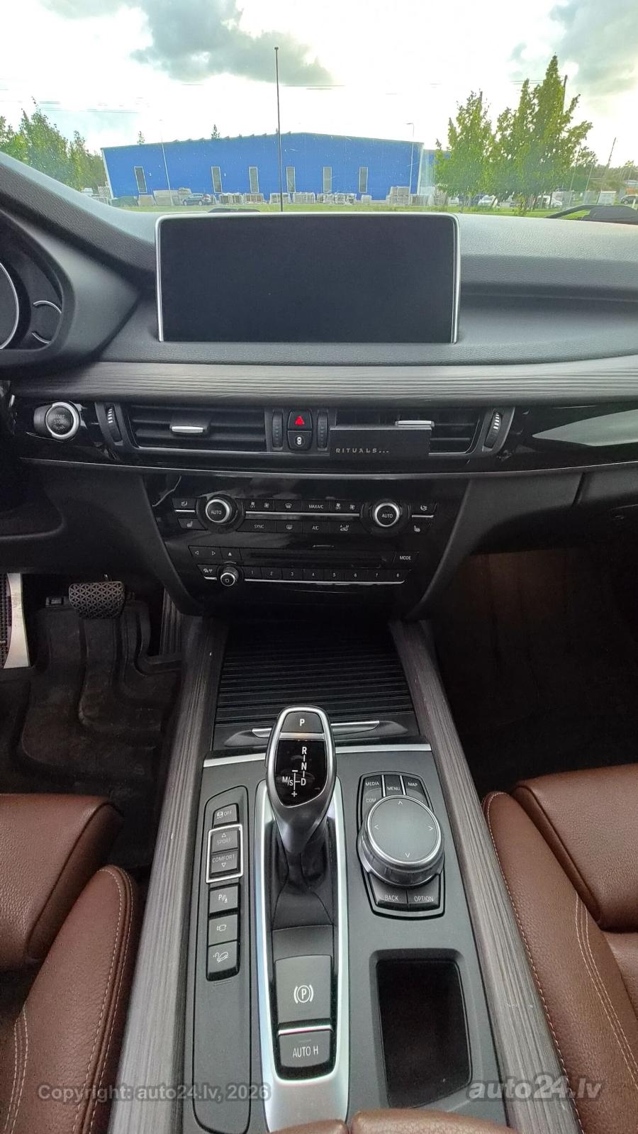 Black BMW X5 2018 in Tallinn, with an engine capacity of 3.00 L and mileage of 139 thousand km for 27990 €, photo 11 on AUTOMOTO.COM.LV