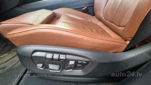 Black BMW X5 2018 in Tallinn, with an engine capacity of 3.00 L and mileage of 139 thousand km for 27990 €, photo 13 on AUTOMOTO.COM.LV