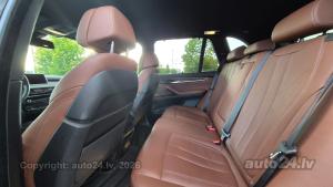 Black BMW X5 2018 in Tallinn, with an engine capacity of 3.00 L and mileage of 139 thousand km for 27990 €, photo 19 on AUTOMOTO.COM.LV