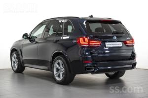 Black BMW X5 2018 in Riga, with an engine capacity of 3.00 L and mileage of 174 thousand km for 22500 €, photo 4 on AUTOMOTO.COM.LV