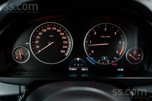Black BMW X5 2018 in Riga, with an engine capacity of 3.00 L and mileage of 174 thousand km for 22500 €, photo 9 on AUTOMOTO.COM.LV