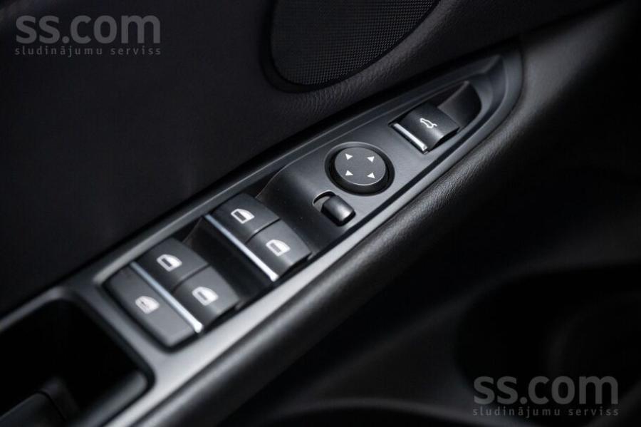 Black BMW X5 2018 in Riga, with an engine capacity of 3.00 L and mileage of 174 thousand km for 22500 €, photo 24 on AUTOMOTO.COM.LV