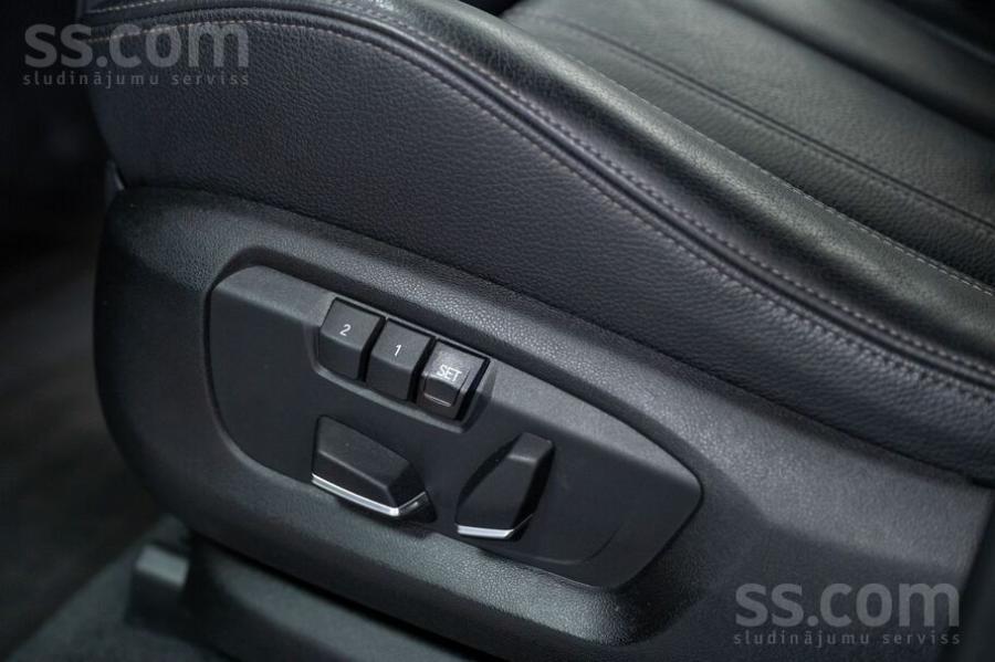 Black BMW X5 2018 in Riga, with an engine capacity of 3.00 L and mileage of 174 thousand km for 22500 €, photo 31 on AUTOMOTO.COM.LV
