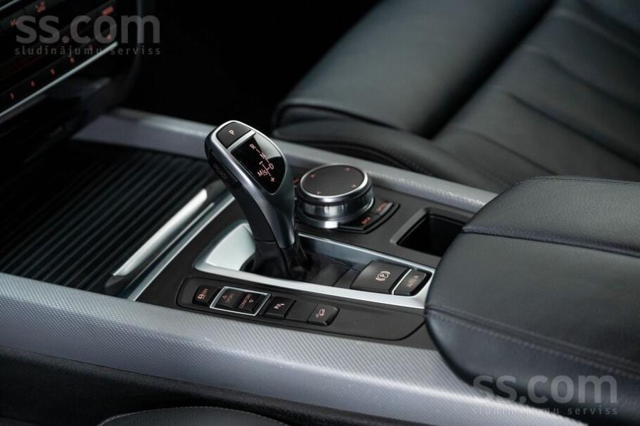 Black BMW X5 2018 in Riga, with an engine capacity of 3.00 L and mileage of 174 thousand km for 22500 €, photo 32 on AUTOMOTO.COM.LV