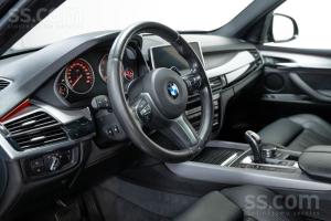 Black BMW X5 2018 in Riga, with an engine capacity of 3.00 L and mileage of 174 thousand km for 22500 €, photo 33 on AUTOMOTO.COM.LV