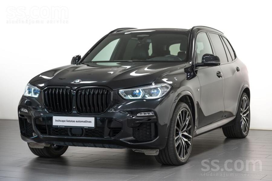 Black BMW X5 2018 in Riga, with an engine capacity of 3.00 L and mileage of 133 thousand km for 43500 €, photo 2 on AUTOMOTO.COM.LV