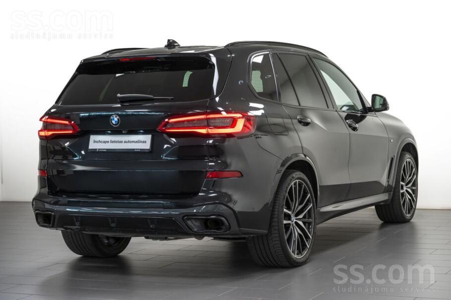Black BMW X5 2018 in Riga, with an engine capacity of 3.00 L and mileage of 133 thousand km for 43500 €, photo 6 on AUTOMOTO.COM.LV