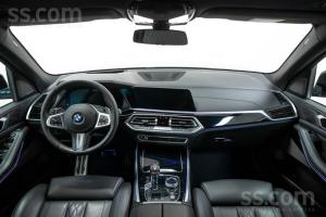 Black BMW X5 2018 in Riga, with an engine capacity of 3.00 L and mileage of 133 thousand km for 43500 €, photo 10 on AUTOMOTO.COM.LV