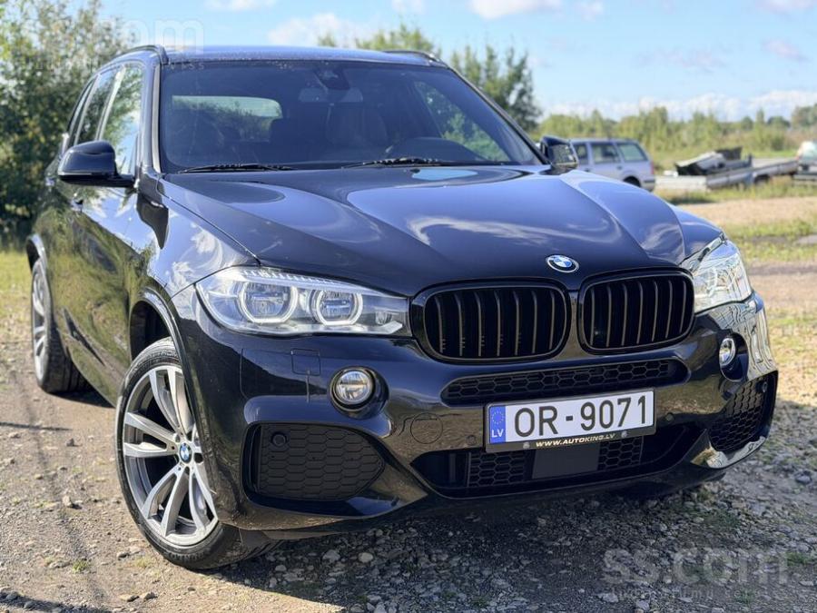 Black BMW X5 2018 in Riga, with an engine capacity of 2.00 L and mileage of 285 thousand km for 19995 €, photo 1 on AUTOMOTO.COM.LV