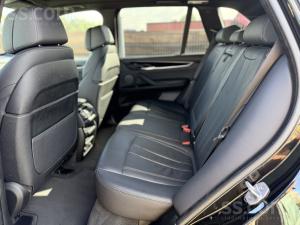 Black BMW X5 2018 in Riga, with an engine capacity of 2.00 L and mileage of 285 thousand km for 19995 €, photo 9 on AUTOMOTO.COM.LV