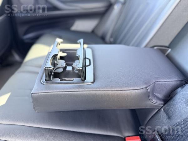 BMW X5 2018 Rīga vietnē Melns BMW X5 2018 Rīga, ar dzinēja tilpumu 2.00 L un nobraukumu 285 tūkst. km par 19995 €, foto 10 vietnē AUTOMOTO.COM.LV