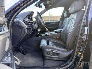 Black BMW X5 2018 in Riga, with an engine capacity of 2.00 L and mileage of 285 thousand km for 19995 €, photo 11 on AUTOMOTO.COM.LV